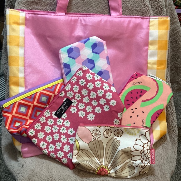 Clinique | Bags | Nwot Clinique Makeup Bag Lot | Poshmark